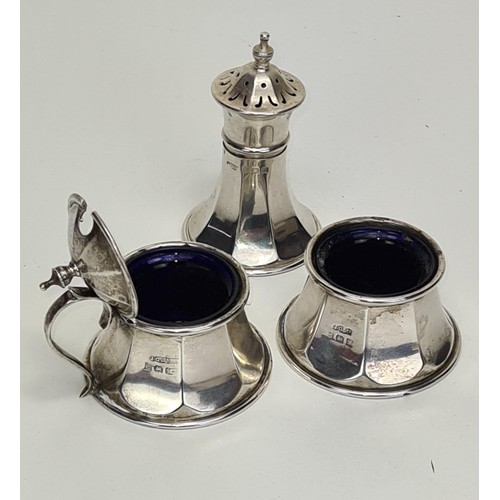 Art Deco 3-piece silver condiment set, nett weight 116g. Shipping group ...