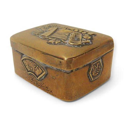 Late 19th century Japanese brass snuff box made for the European market ...