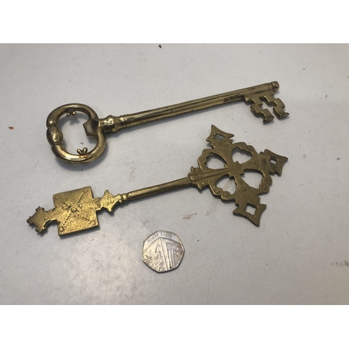 X2 brass keys