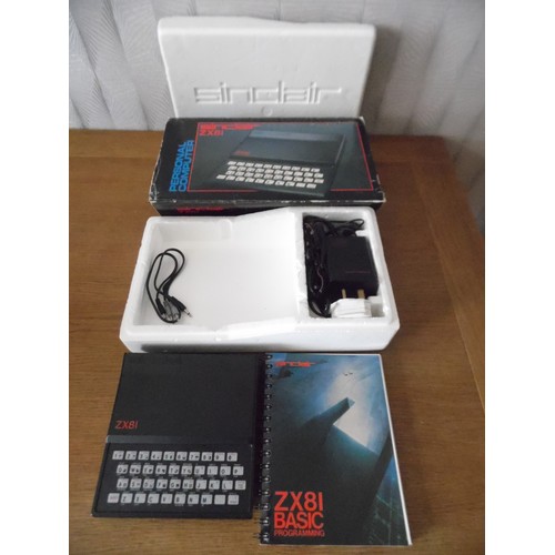 ZX81 computer boxed in great condition. Working.
