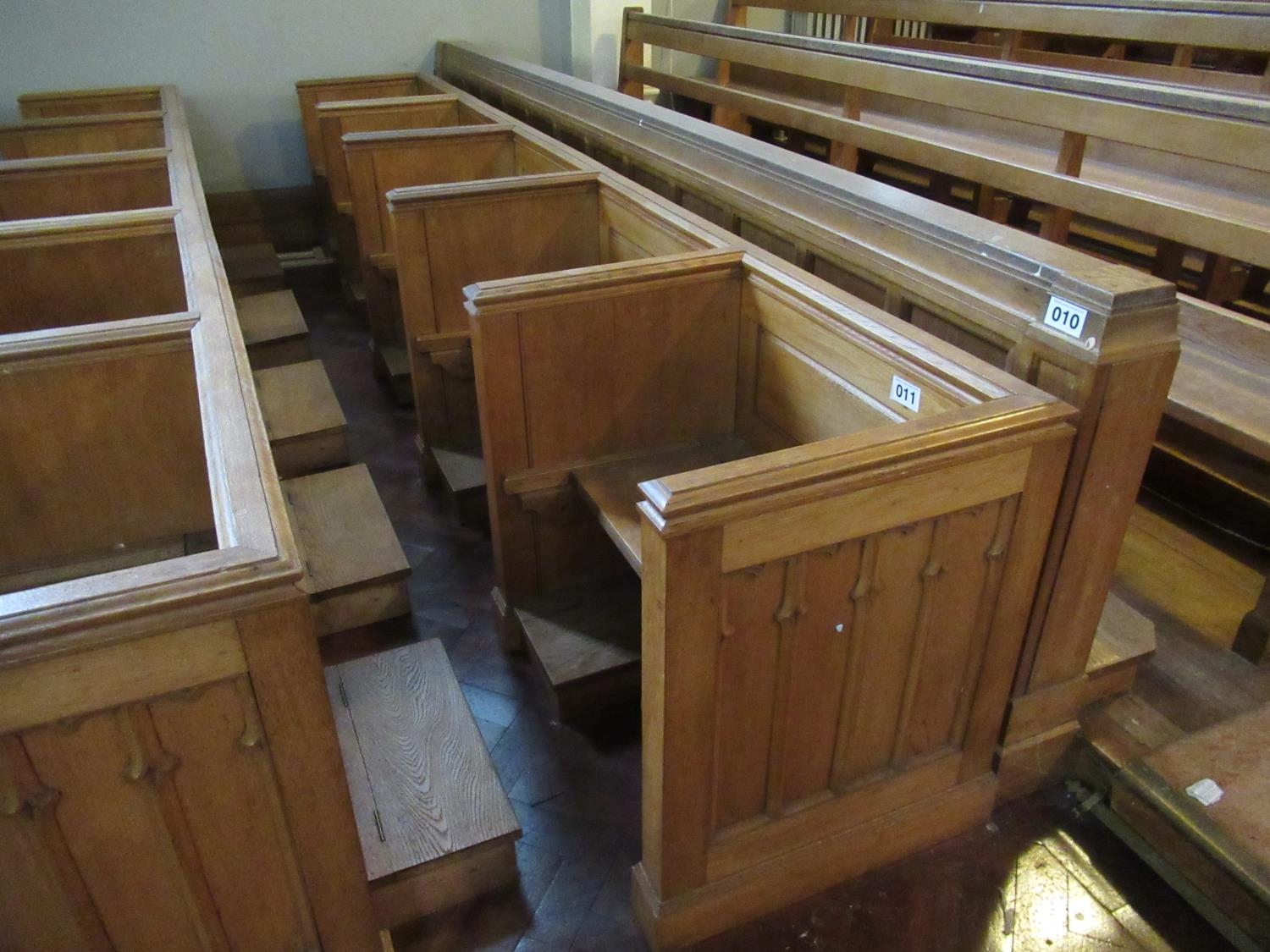 Oak 5 sectional Church pew with Kneeler. L: 12ft 9 inches.