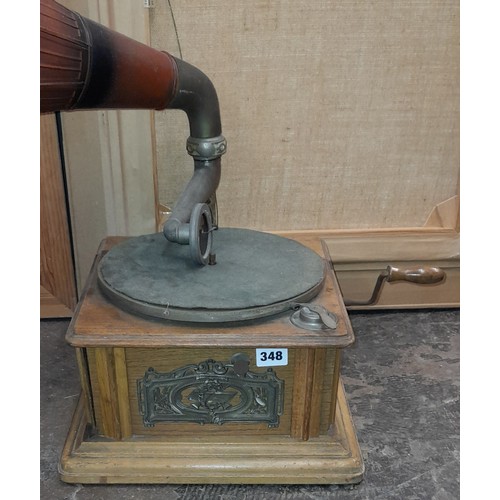 WIND UP GRAMOPHONE
