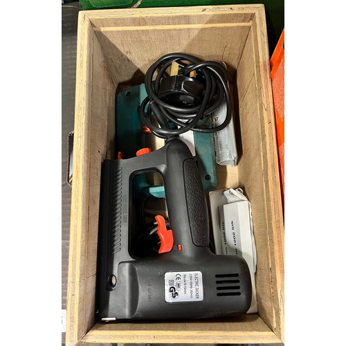 BOXED JIGSAW AND STAPLE GUN