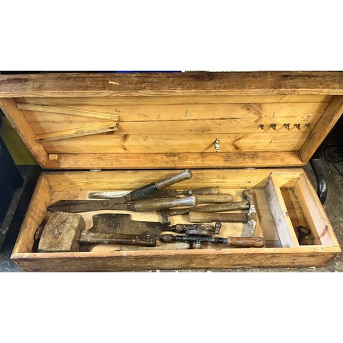 PINE CARPENTRY TRUNK AND A SMALL SELECTION OF TOOLS