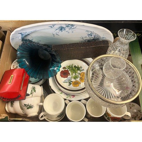 CARTON CONTAINING SPRINGFIELD WHITE LILY BONE CHINA TEA SET, LARGE MEAT ...