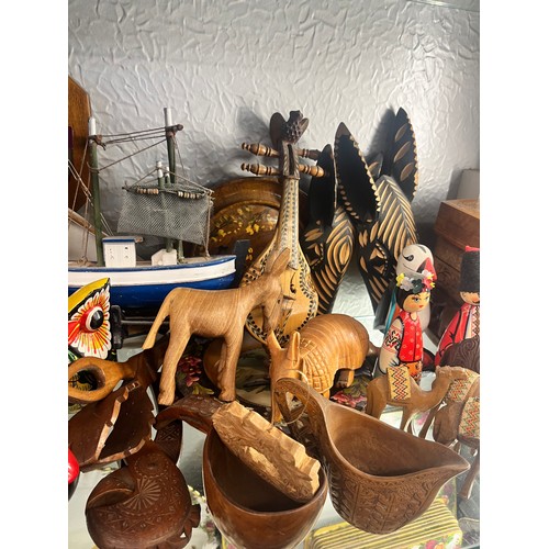 SHELF OF TREEN CARVED SOUVENIRS, TIKKI, AFRICAN ANIMAL CARVINGS, MODEL ...