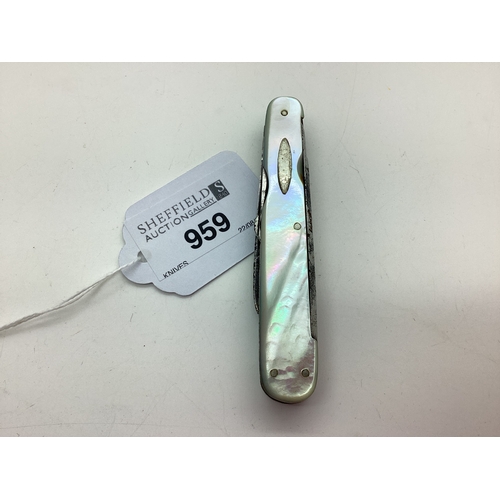 Multi Blade Folding Pocket Knife, mother of pearl scales and decorative ...