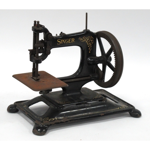 A Late XIX/Early XX Century Singer Chain Stitch Sewing Machine, 29.5cm ...