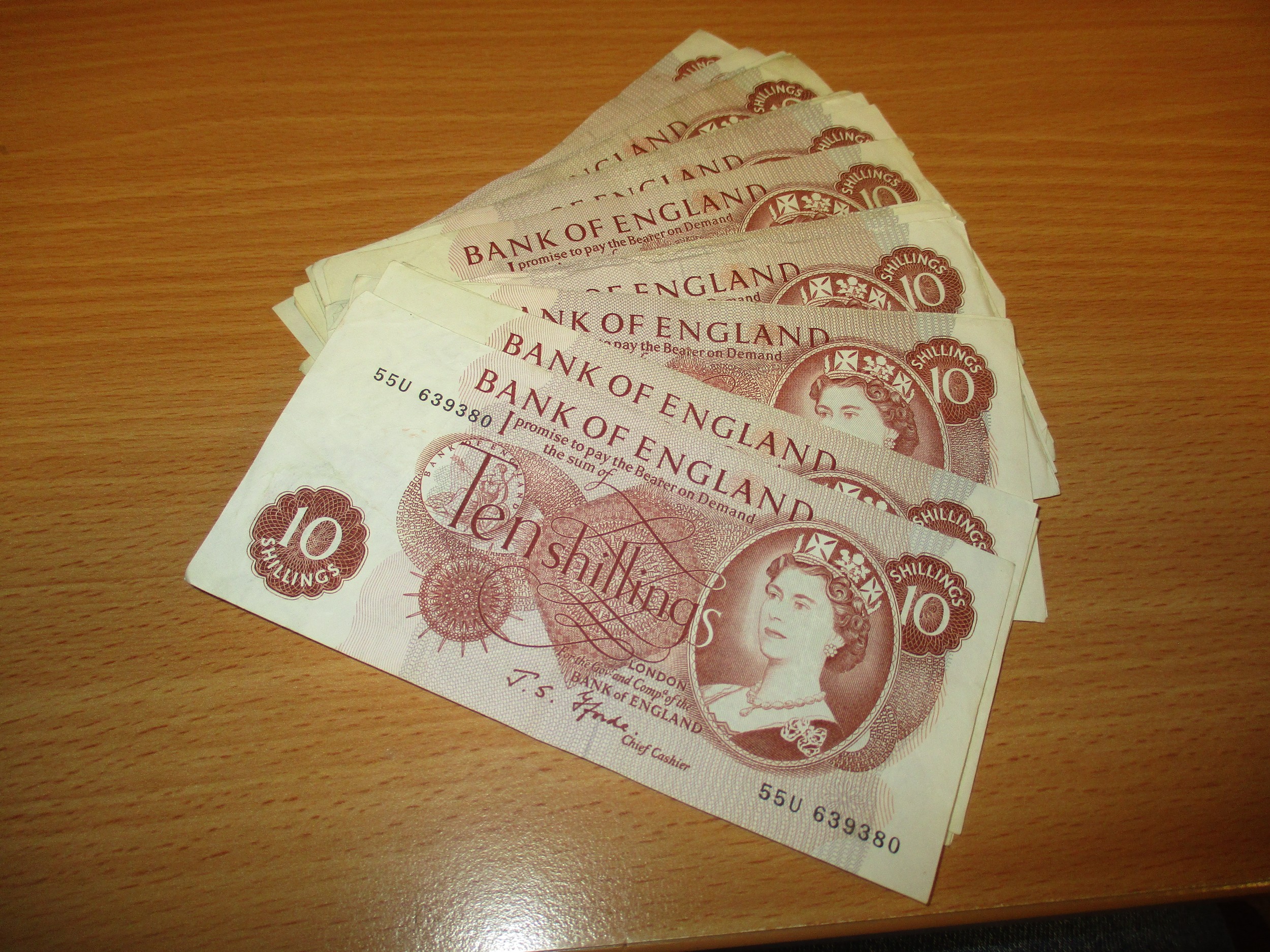 Twenty Eight 10 Shilling Bank Notes