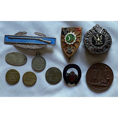 A collection of various badges, coins etc. (10).