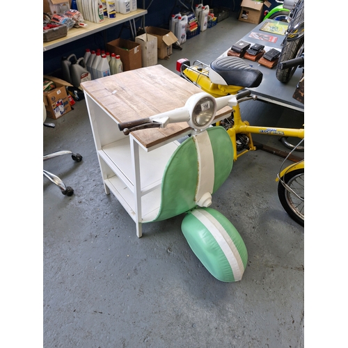 Vespa table