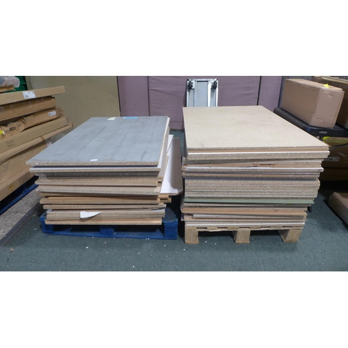 2 pallets of mixed sized MDF boards