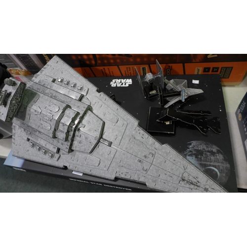 Star Wars Imperial Star Destroyer Model (246 -241)* This lot is subject ...