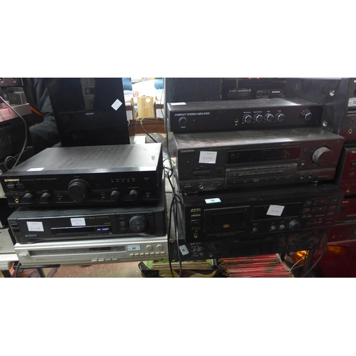 Stereo separates bundle: Sony VHS player 5LV-E7, Hitachi stereo tuner ...