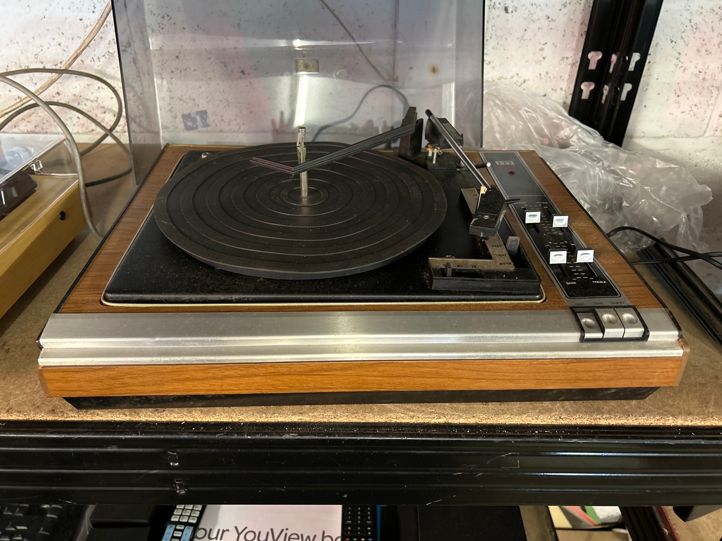 ITT turntable KA1026 - failed electrical safety test due to earth ...