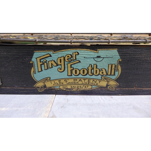 'The Nipper' finger football game **PLEASE NOTE THIS LOT IS NOT ...