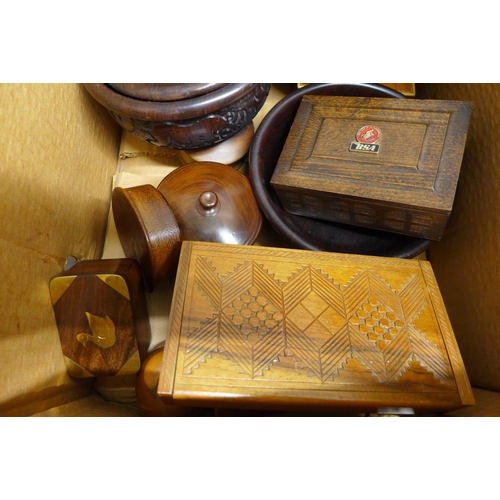 A collection of treen and other wooden items **PLEASE NOTE THIS LOT IS ...