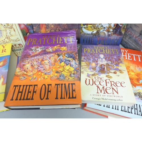 A collection of Terry Pratchett books