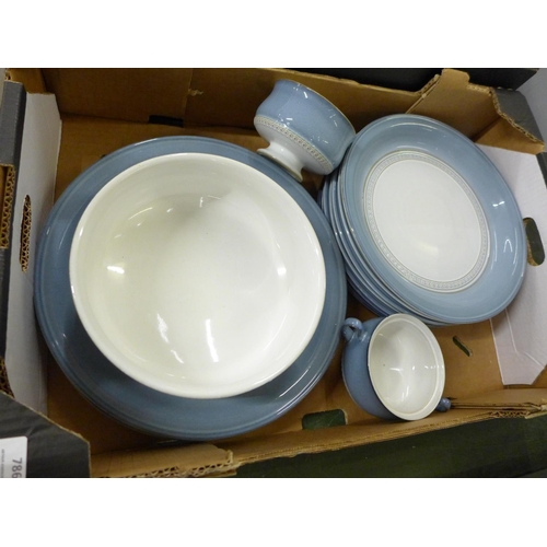 Denby blue dinnerwares, seven dinner plates, four medium and seven ...