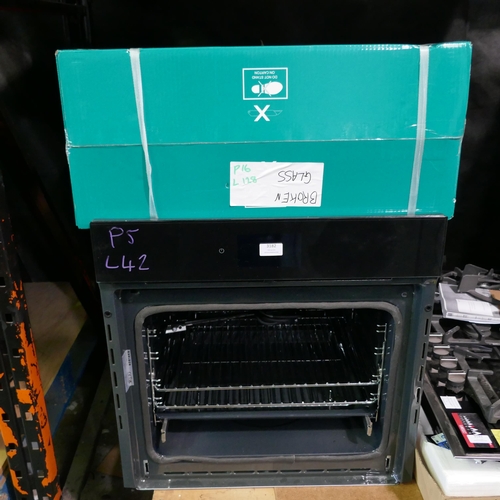 Matrix Curved Glass Chimney Cooker Hood and a Karlson Single Pyrolytic ...