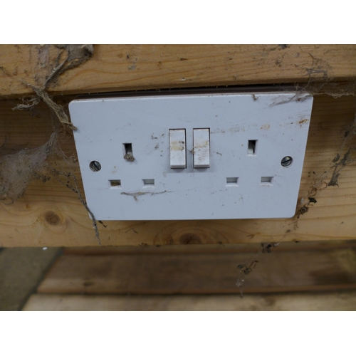 A vintage metal working lathe and a Kinzo 8E406 bench grinder mounted ...