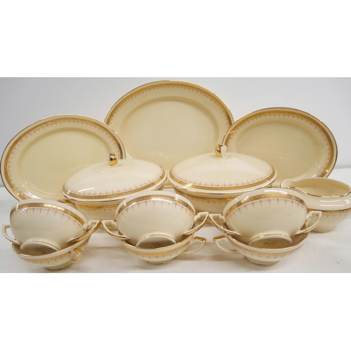 A Crown Devon Fieldings 2745 pattern dinner service, six settings ...