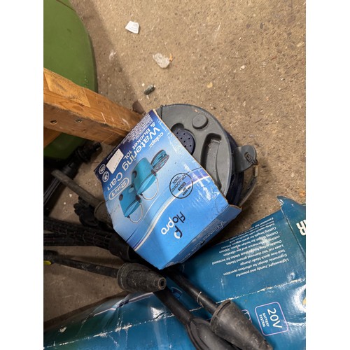 A Ferrex 20V LI-ION cordless grass and hedge shear, collapsable ...