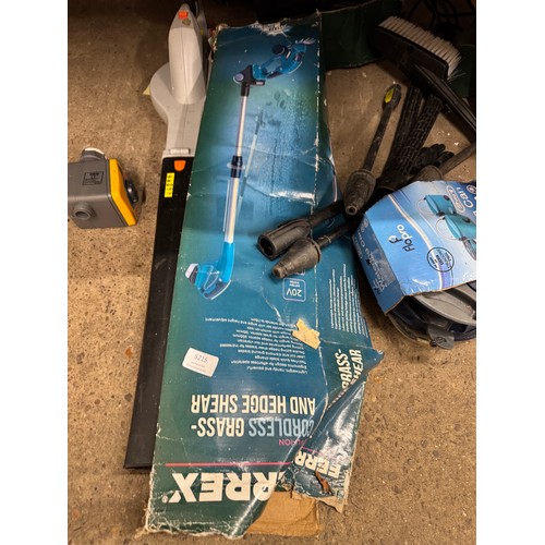 A Ferrex 20V LI-ION cordless grass and hedge shear, collapsable ...