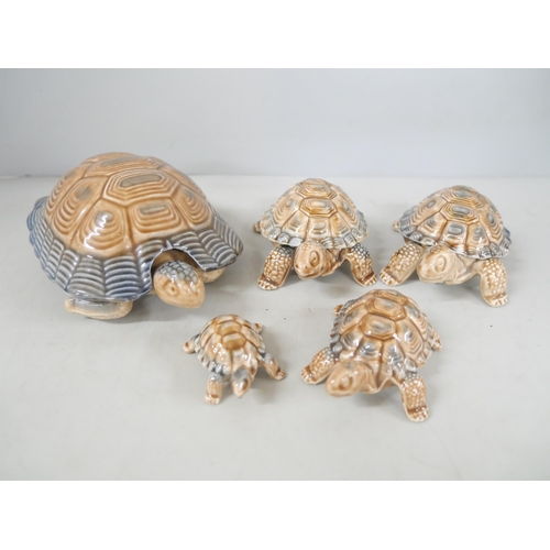 A South Devon studio pottery stoneware coffee set, a collection of Wade ...