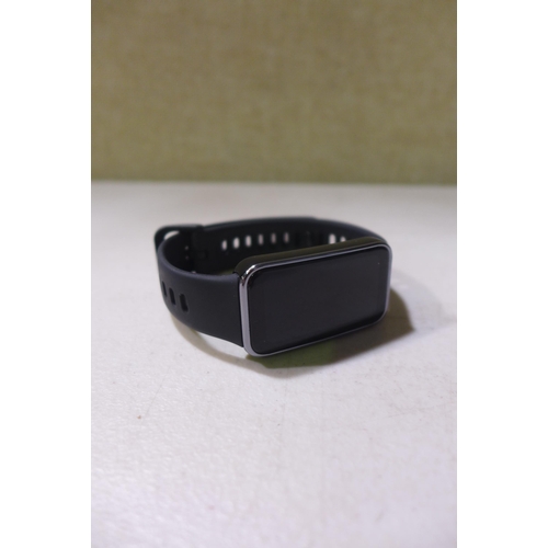Huawei Band 9 smart watch with black strap, model no: KIM-B19 *This lot ...
