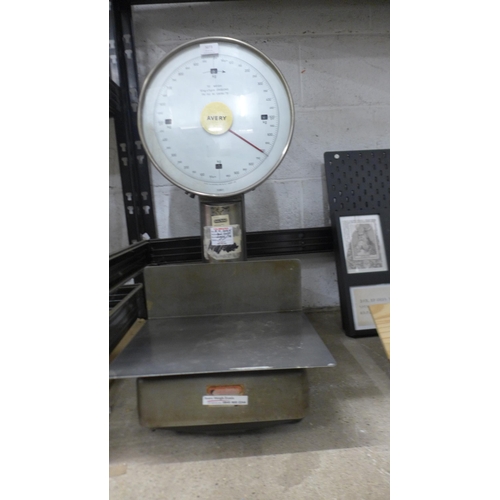 An Avery PK-5U shop weighing scale