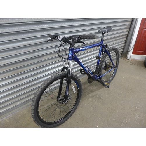 A Coyote Kansas hard tail aluminum front disk mountain bike *This lot ...