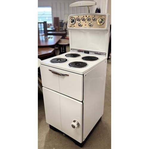 A vintage Belling Classic electric cooker *For display purposes only*