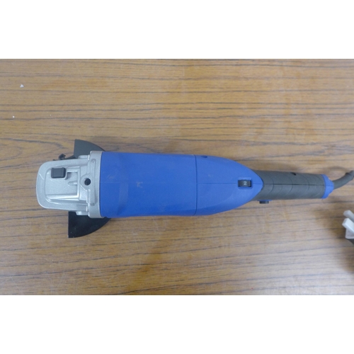 A boxed Melto Power ML-AG1050, 1050W angle grinder *This lot is subject ...