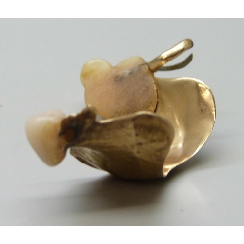 A yellow metal tooth plate, 6.2g
