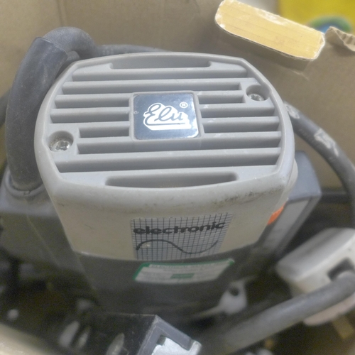 4 power tools - a JBCD-CS, 240V circular saw, an MT-370, 220V trimmer ...