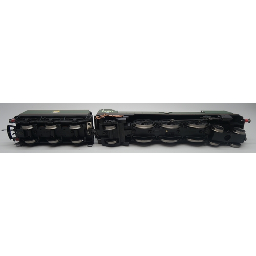 A Hornby R2221 OO gauge BR 4-6-2 Battle of Britain class locomotive ...