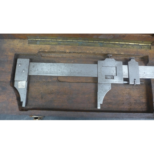 A Tumico 3ft internal and external Vernier and an extendable 550mm Bore ...