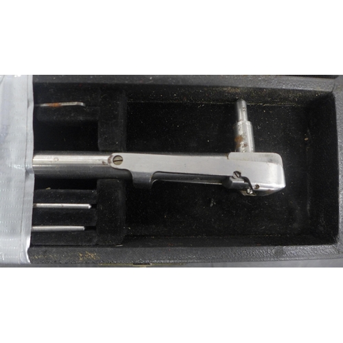 A Tumico 3ft internal and external Vernier and an extendable 550mm Bore ...