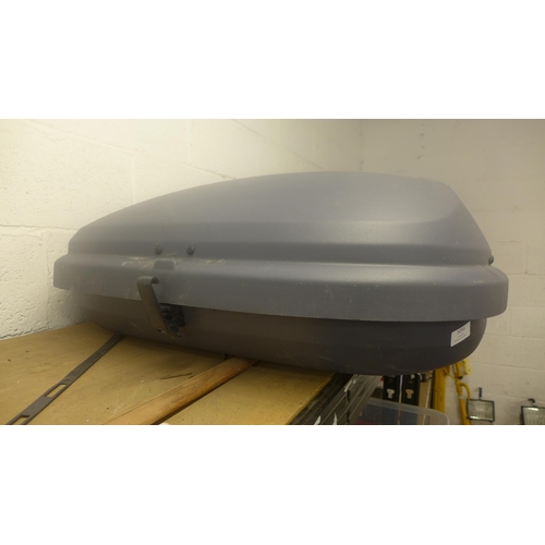 A Karrite Odyssey roof box with keys
