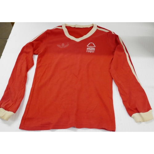 A Nottingham Forest Football Club, 1977-1979, home shirt, size youth