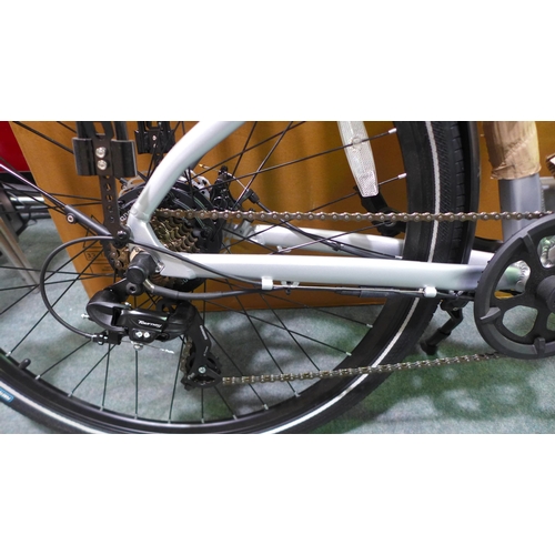 A Falcon Horizon aluminium electric bike equipped with a Bafang 250W ...