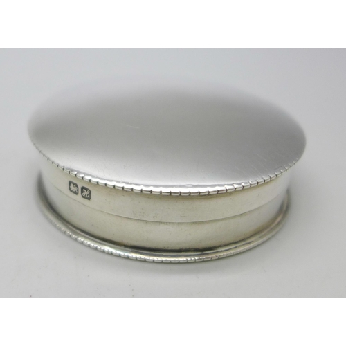 An Edwardian silver pill box, Chester, 1908, 24g, 4.8cm