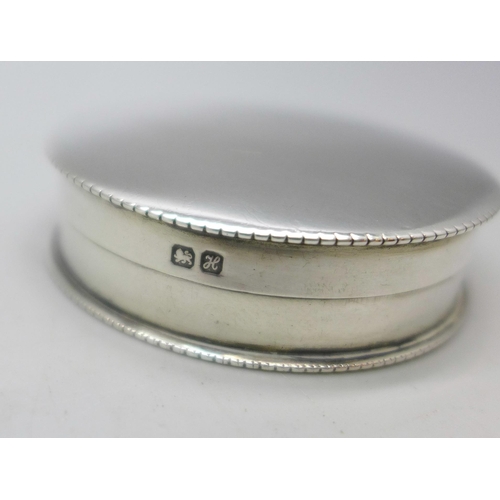 An Edwardian silver pill box, Chester, 1908, 24g, 4.8cm