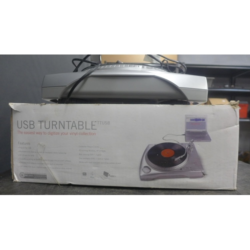 An ION TTUSB belt driven turntable system