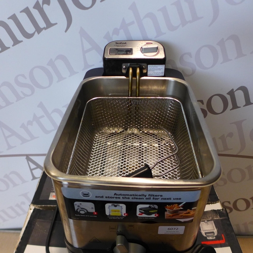 Tefal Oleoclean Pro fryer, (369-424) *This lot is subject to VAT