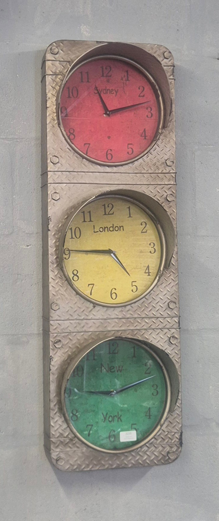 A traffic light clock
