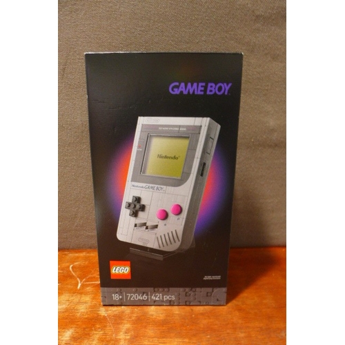 A Lego Super Mario Game Boy (376-484) *This lot is subject to VAT