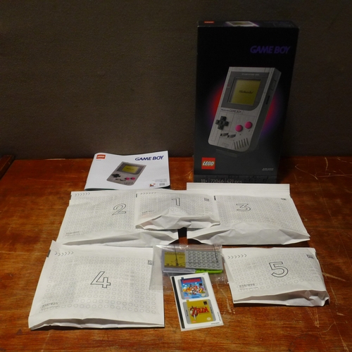 A Lego Super Mario Game Boy (376-484) *This lot is subject to VAT