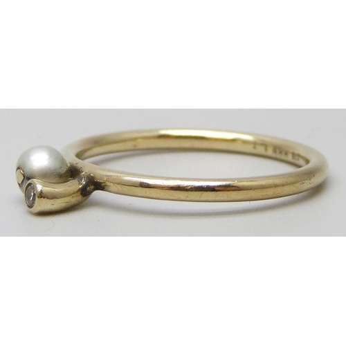 A 9ct gold, pearl and zircon ring, 1g, Q